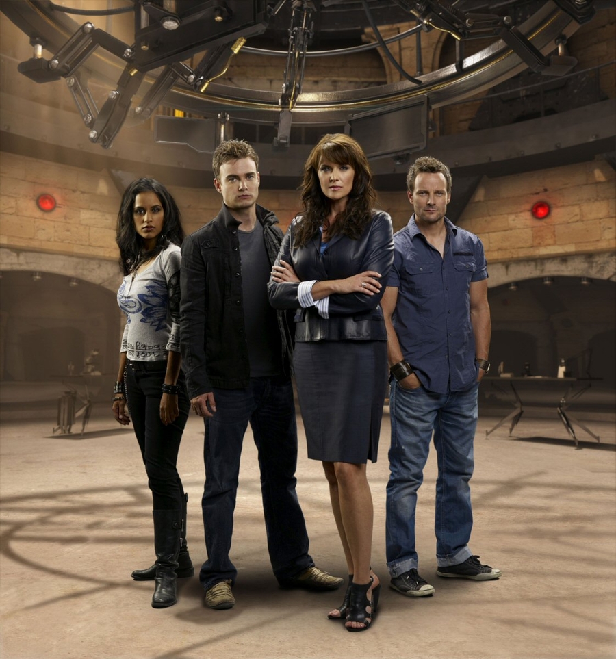 Sauvez Ashley Magnus (Sanctuary) : Slytom.fr